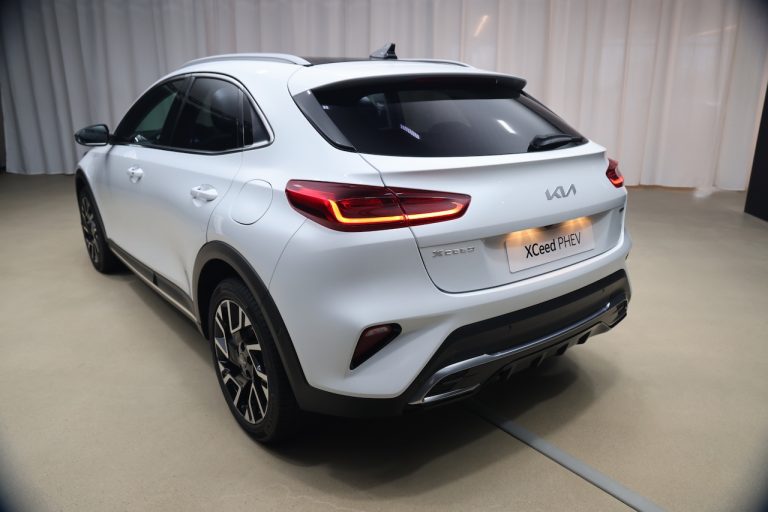 KIA XCEED RESTYLÉ 2023 LA GAMME ET LES PRIX A PARTIR DE 26590 EUROS ...