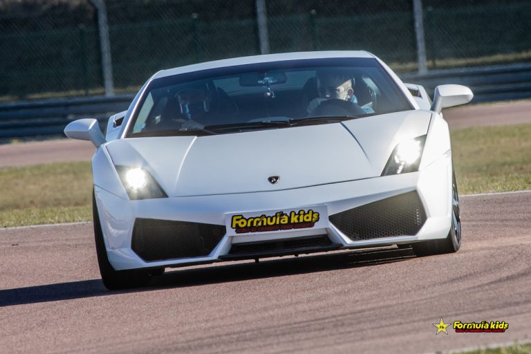 FORMULA KIDS L’ECOLE DE CONDUITE SUR CIRCUIT DES ENFANTS ET ADOS - AUTO MAG