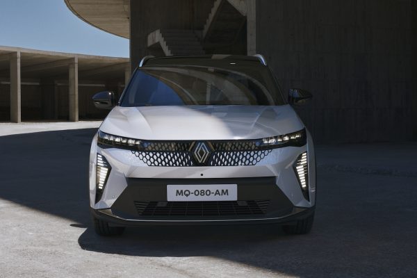 RENAULT SCENIC E-TECH ELECTRIC 2024 DE MONOSPACE A SUV ET DE THERMIQUE A FULL ELECTRIQUE - AUTO MAG