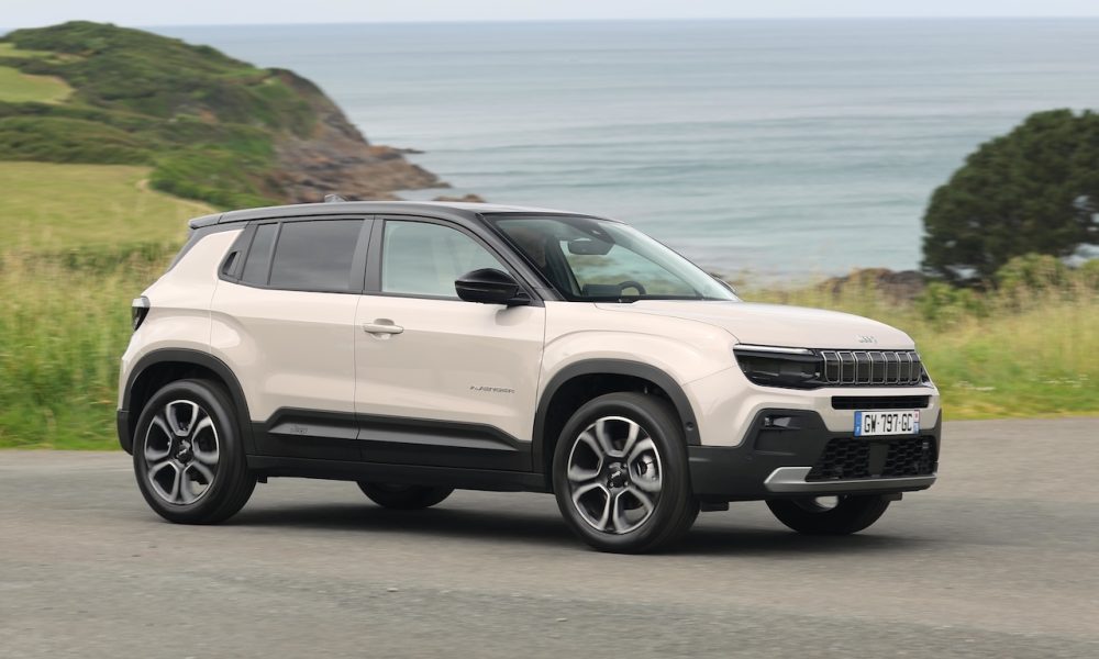 ESSAI JEEP AVENGER e-HYBRID 2024 : LA BONNE COMBINAISON - AUTO MAG