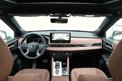 Essai Mitsubishi Outlander 4 PHEV 4WD 2025 : Le retour d’un pionnier ...