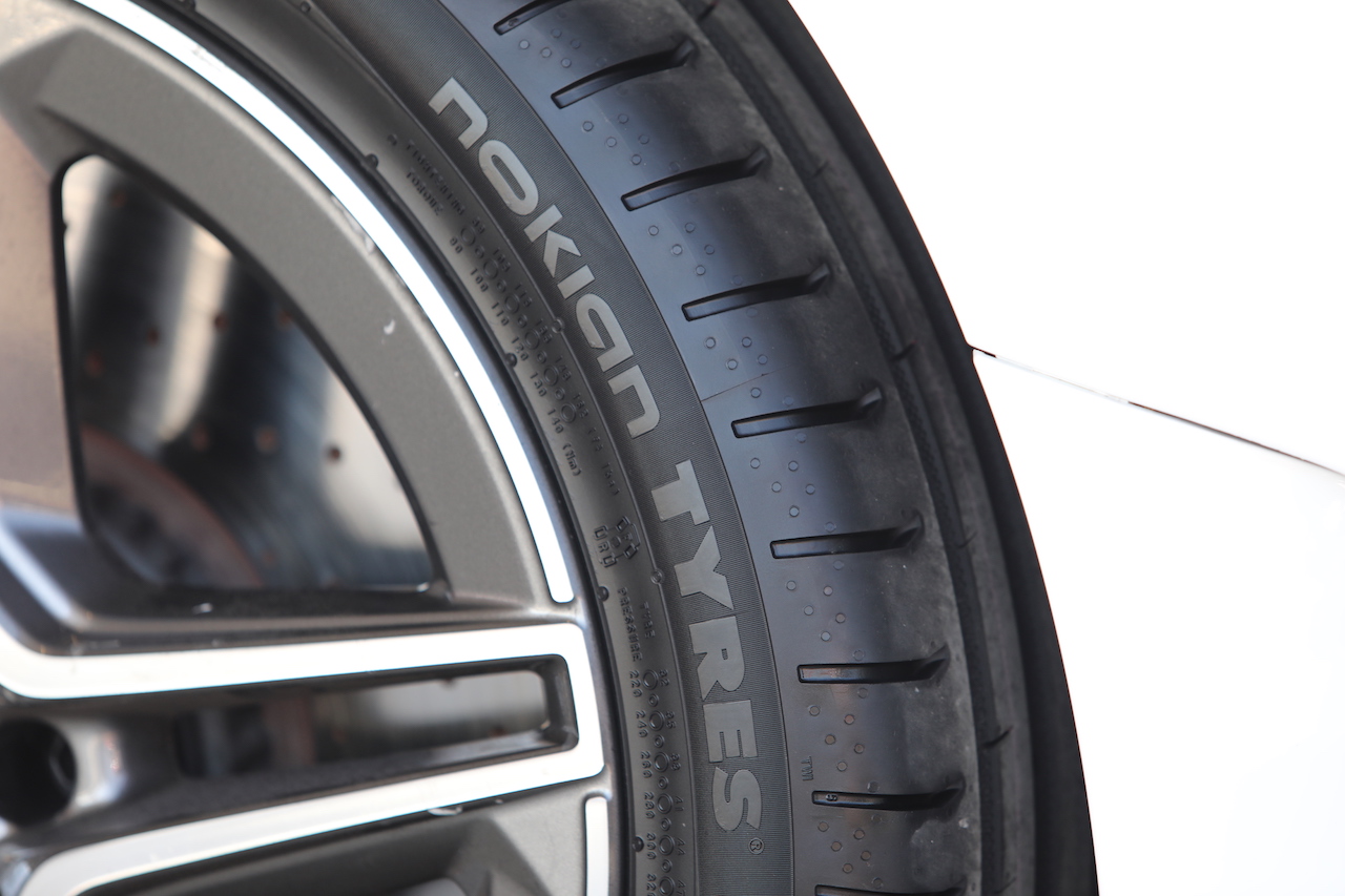 TEST PNEUMATIQUES NOKIAN POWERPROOF NOKIAN WETPROOF - AUTO MAG