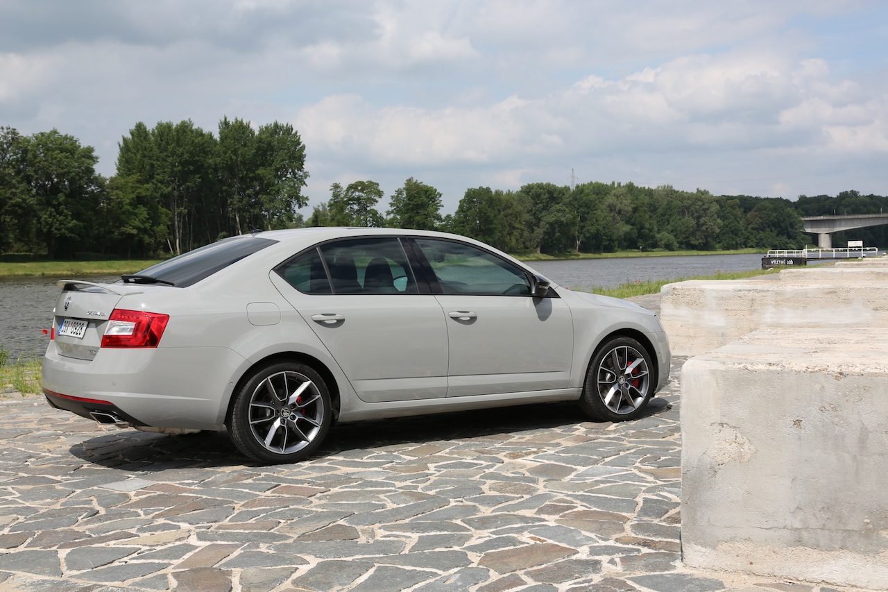 ESSAI SKODA OCTAVIA RS TSi 220 DCC 2017 - AUTO MAG