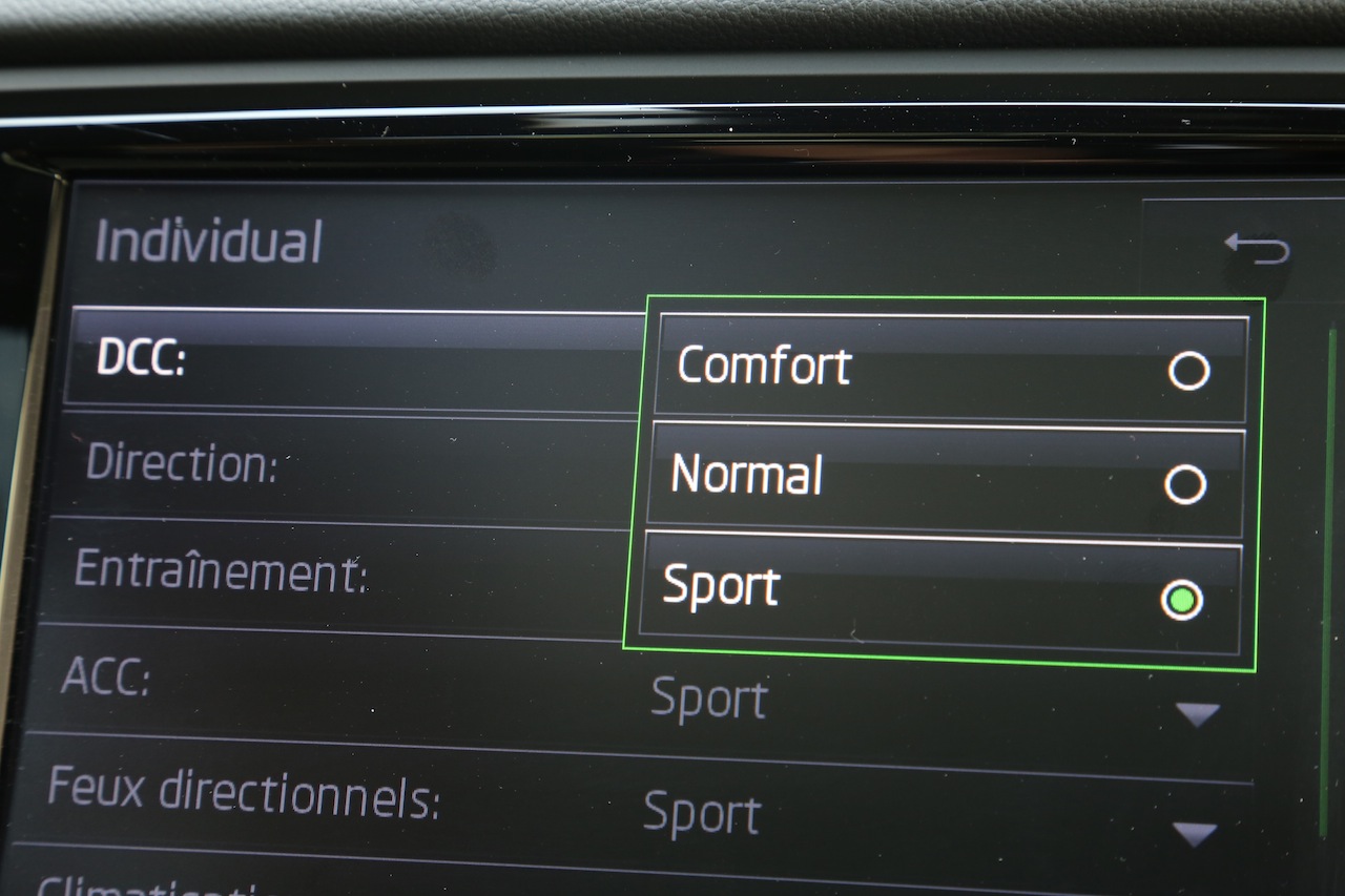 ESSAI SKODA OCTAVIA RS TSi 220 DCC 2017 - AUTO MAG