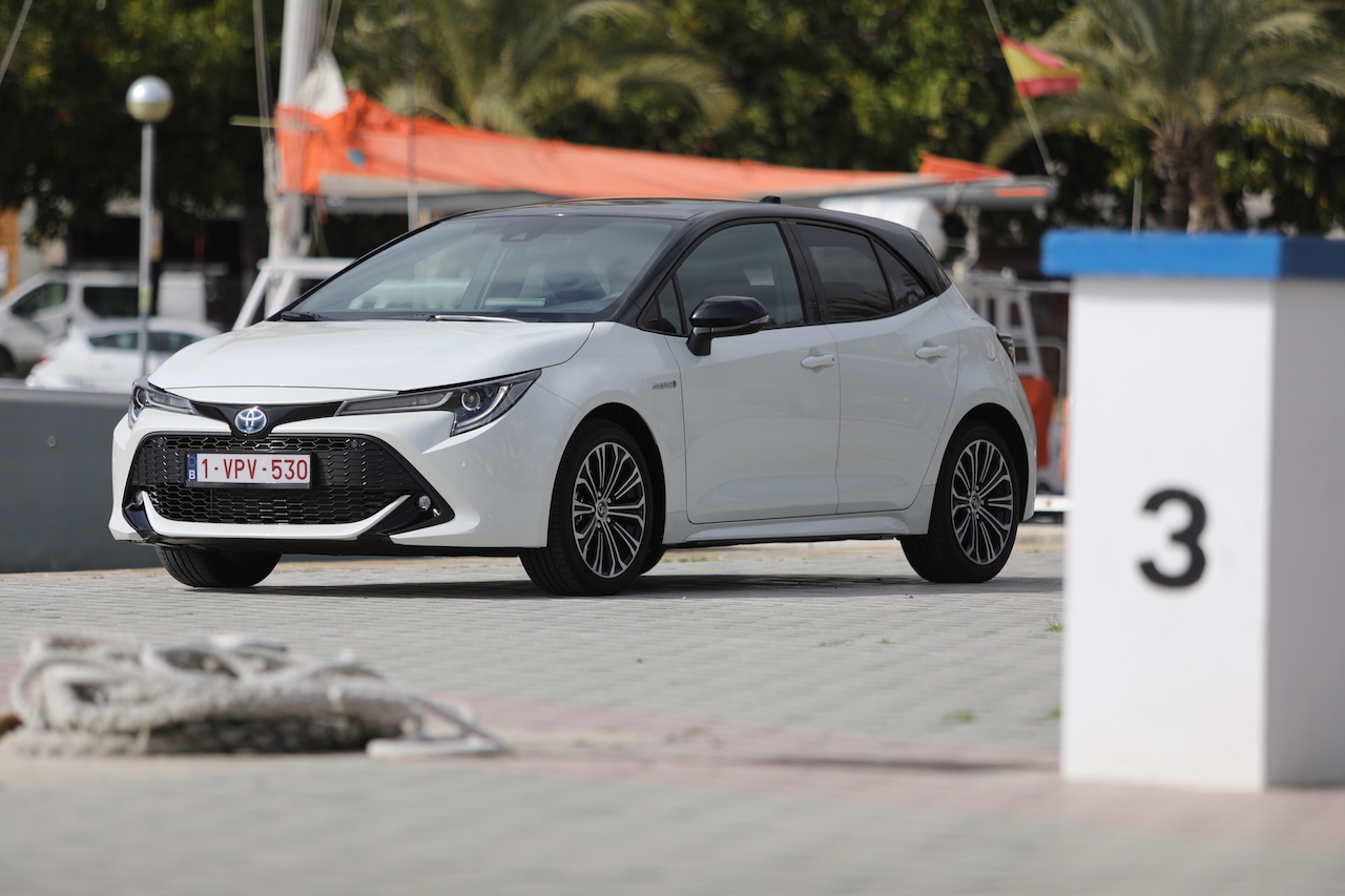 ESSAI TOYOTA COROLLA HYBRIDE 122h 2019 - AUTO MAG