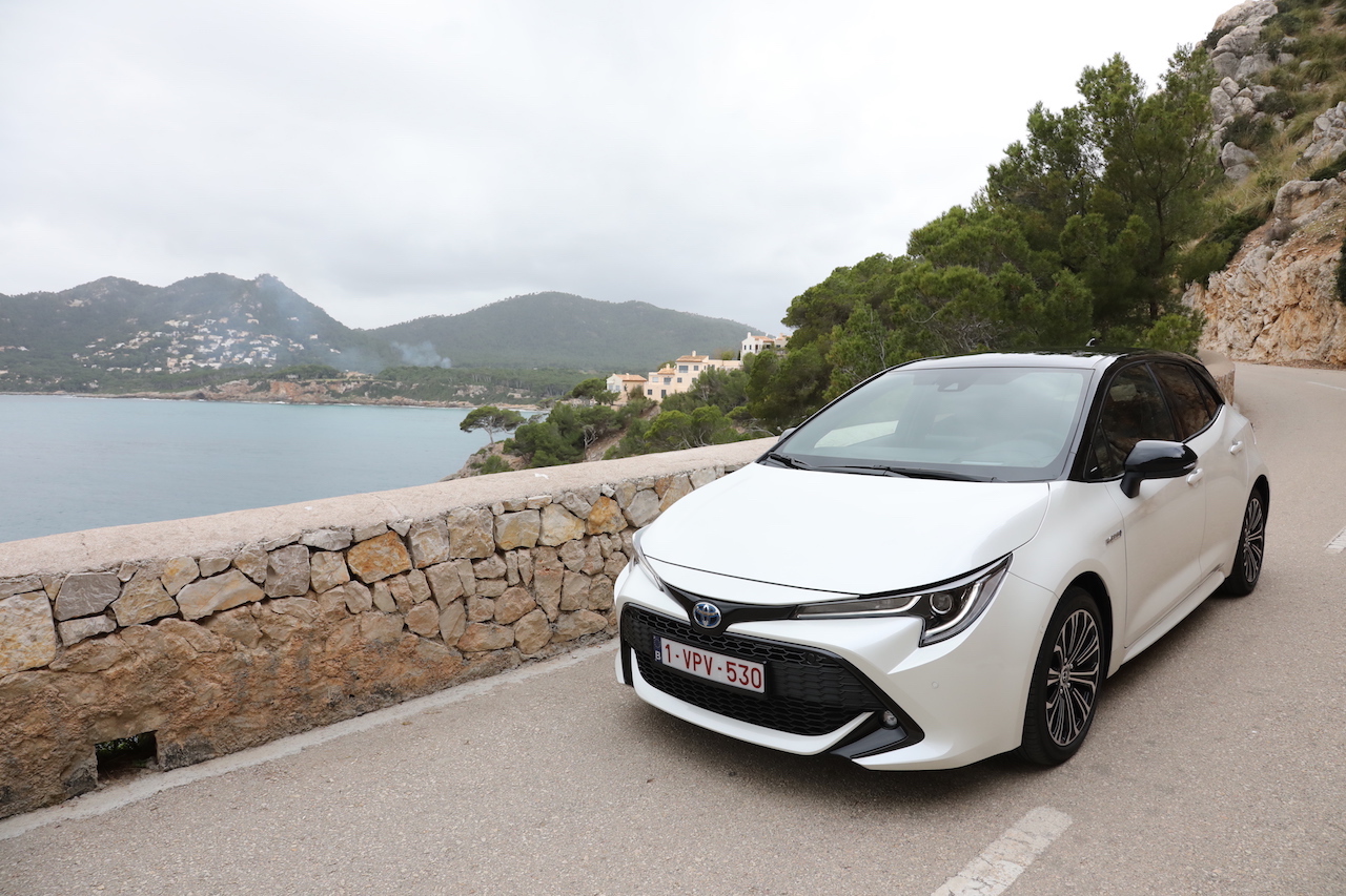 ESSAI TOYOTA COROLLA HYBRIDE 122h 2019 - AUTO MAG