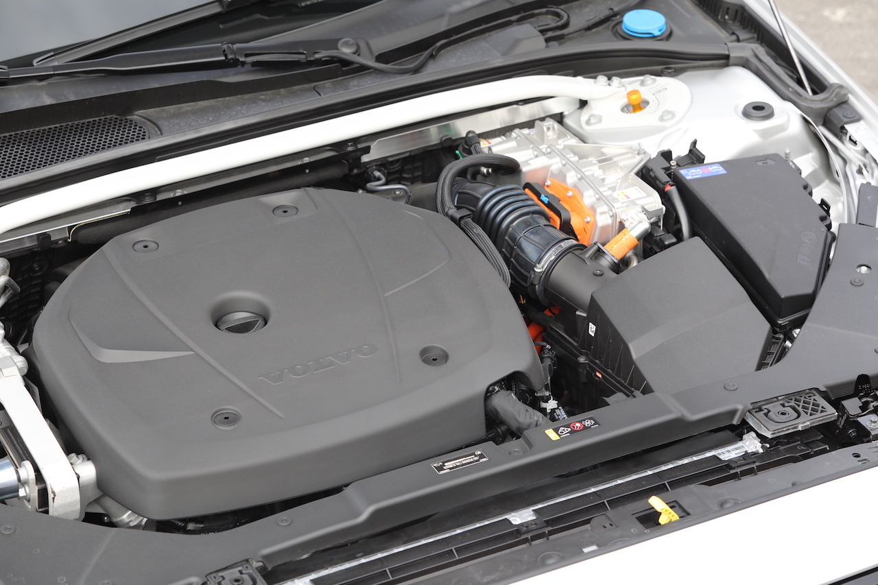 ESSAI VOLVO S60 T8 TWIN ENGINE POLESTAR ENGINEERED 2020 - AUTO MAG